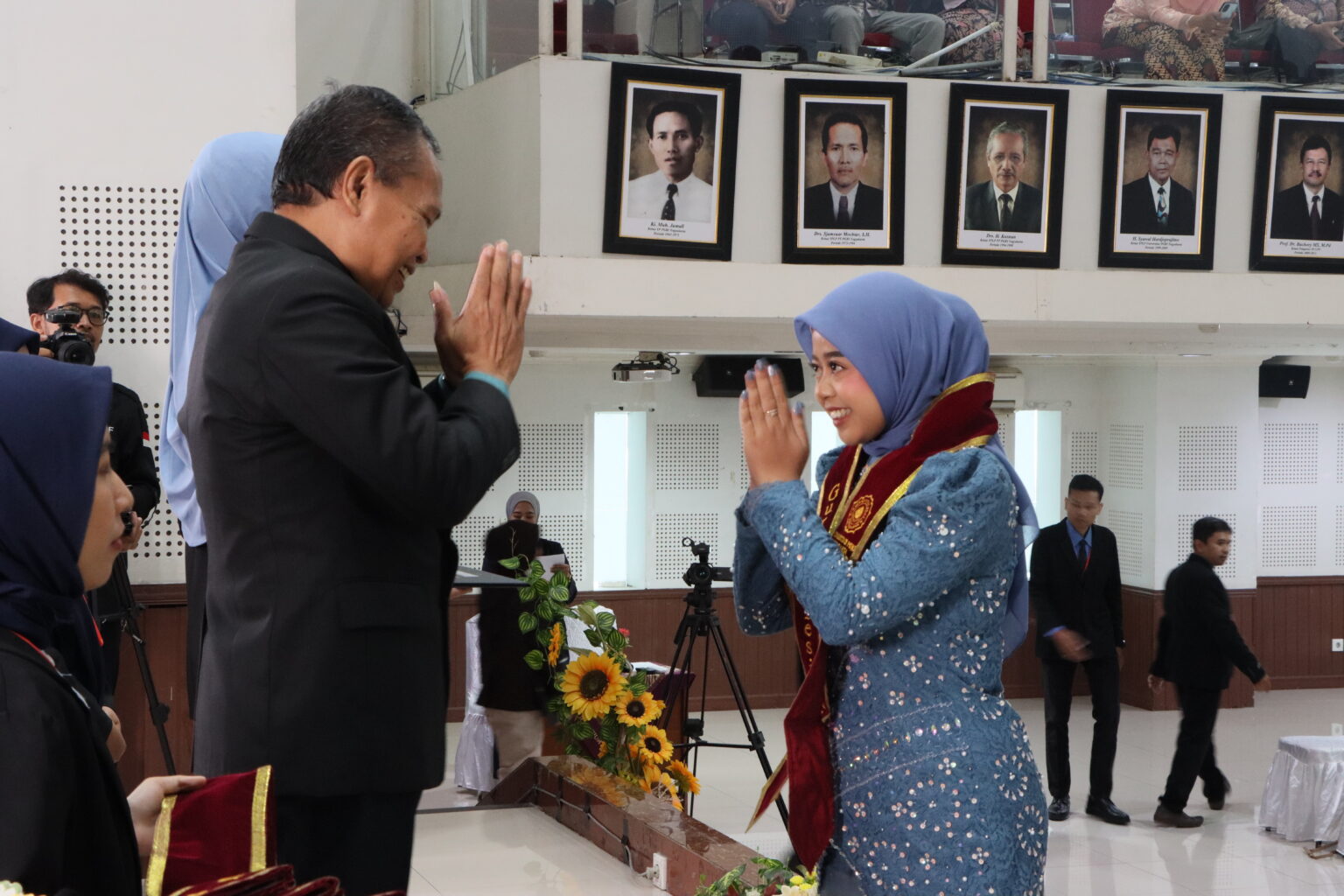 110 Mahasiswa PPG Resmi Dikukuhkan, Siap Menjadi Guru Profesional dan Bermartabat - Universitas ...